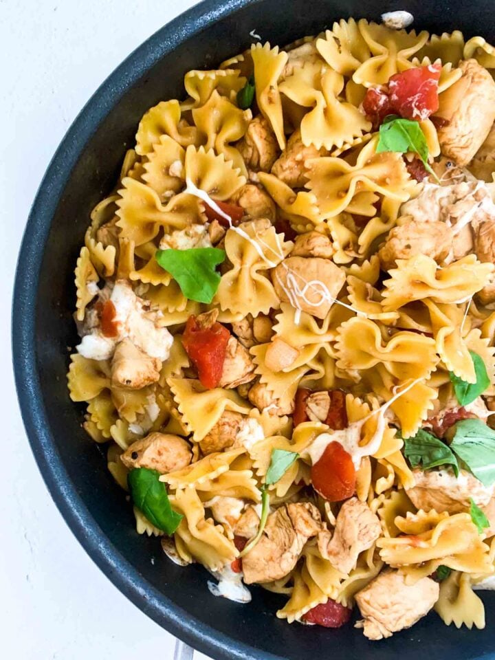 Chicken Caprese Pasta - Jordo's World